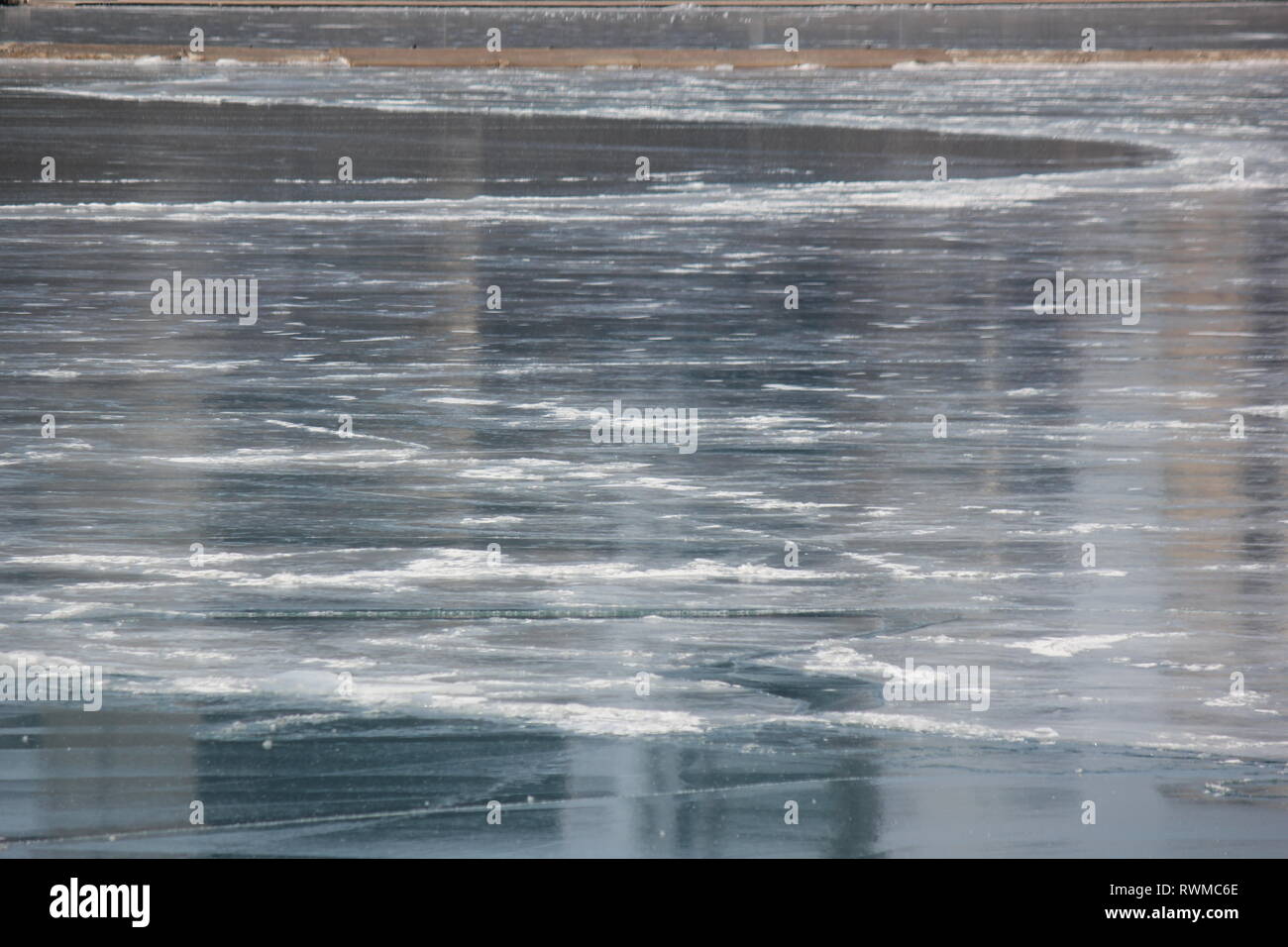 Chicago's Lake Michigan in the winter cold Stock Photo - Alamy