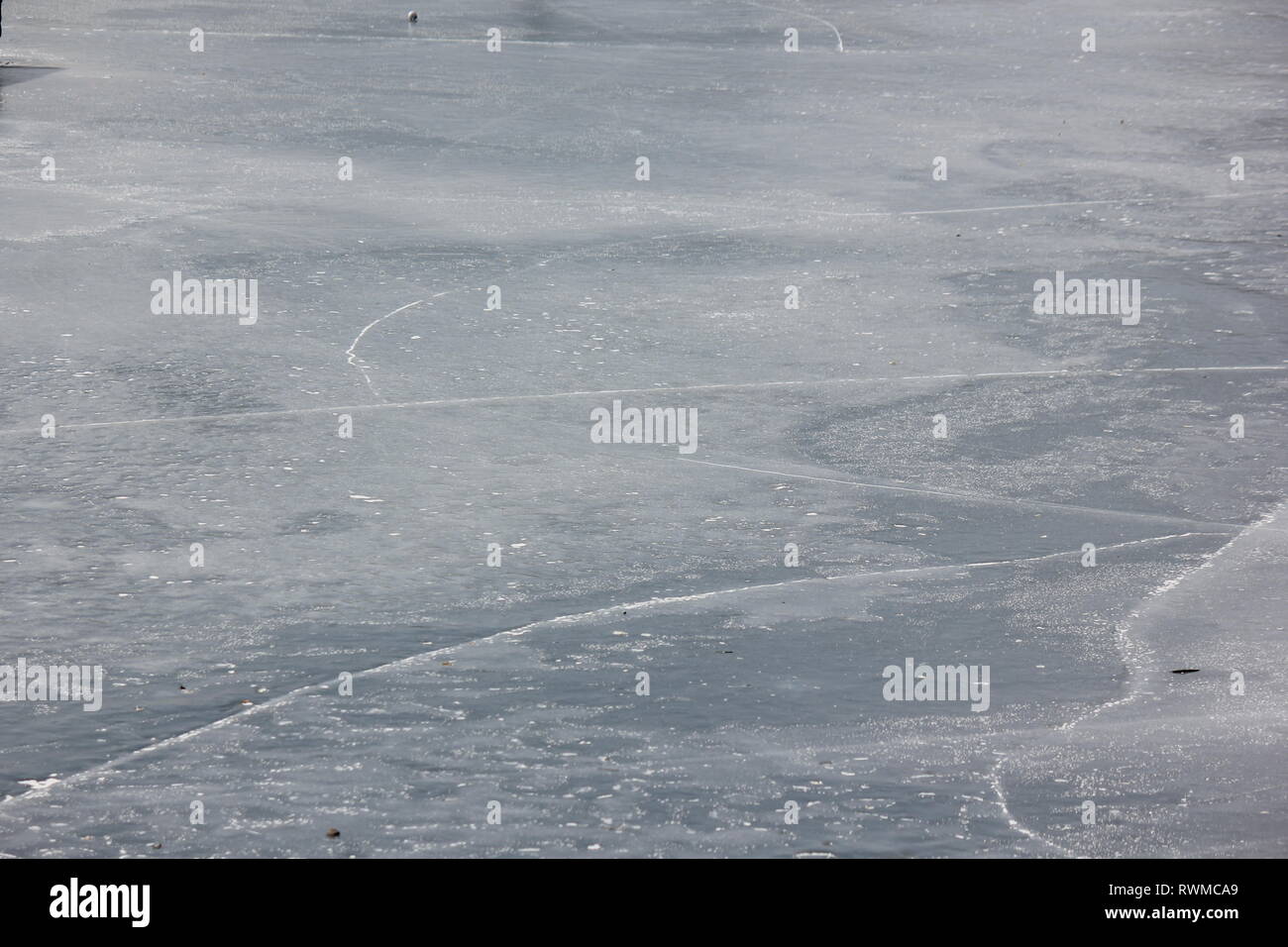 Chicago's Lake Michigan in the winter cold Stock Photo - Alamy