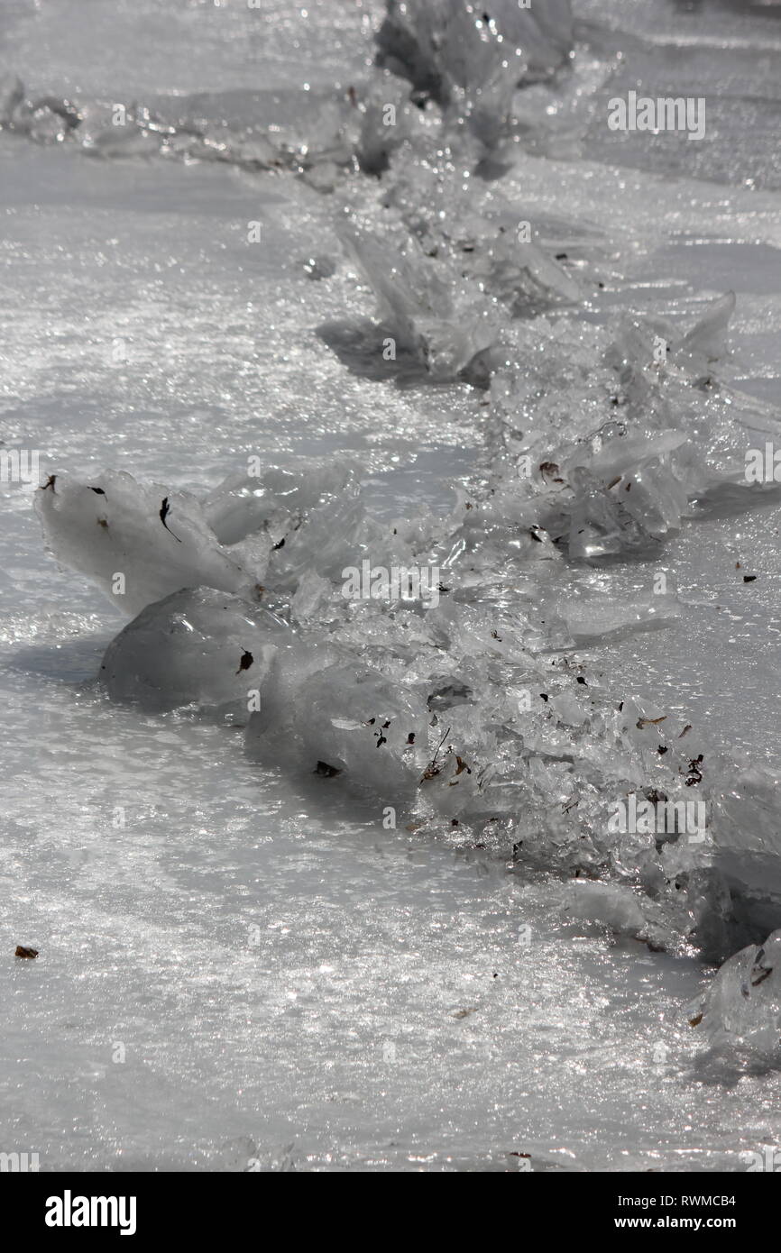Chicago's Lake Michigan in the winter cold Stock Photo - Alamy