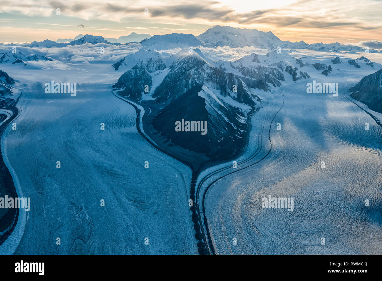 Kluane national park and reserve hi-res stock photography and images ...