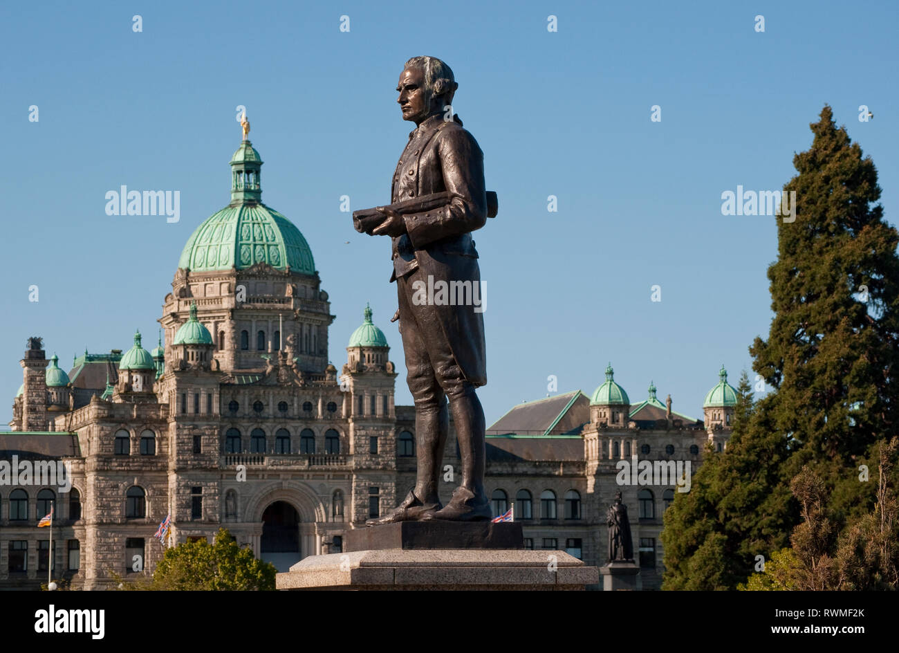 Statue of captian cook hi-res stock photography and images - Alamy