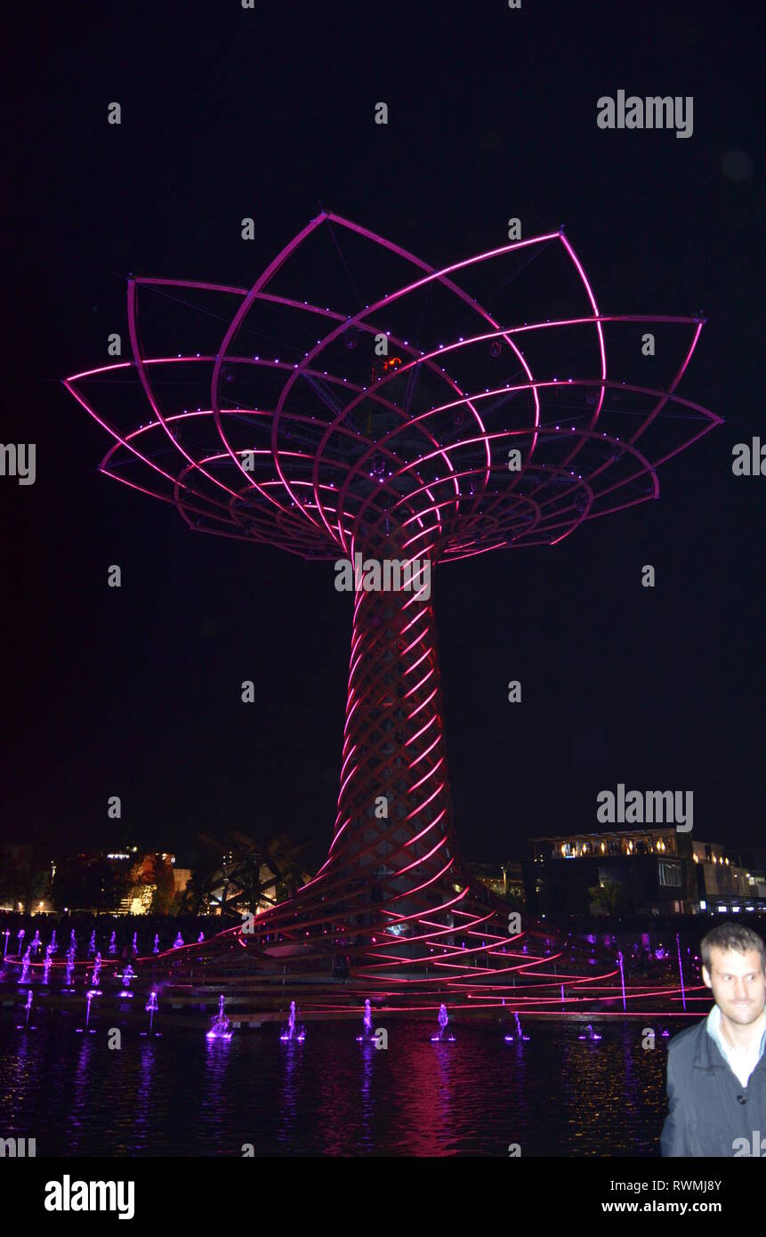 The Tree of Life at Expo Milano Stock Photo - Alamy