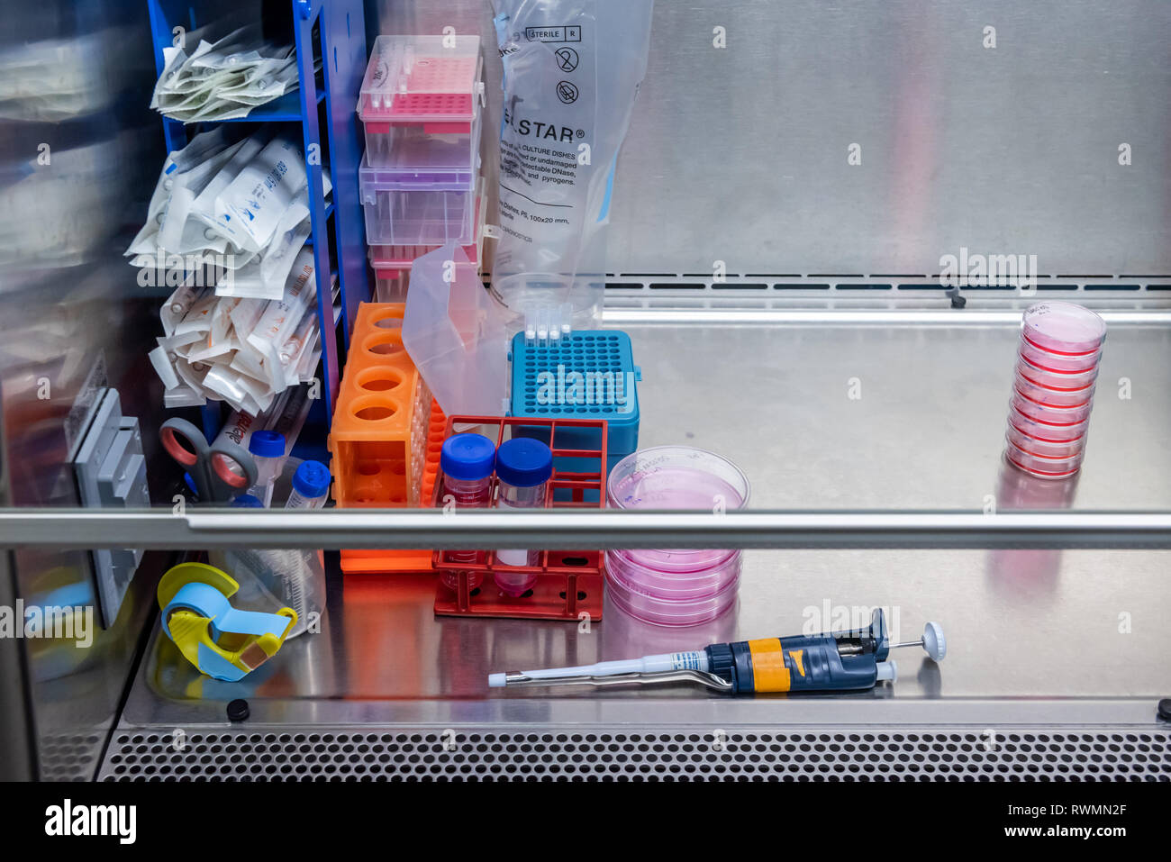 Science labo hi-res stock photography and images - Alamy