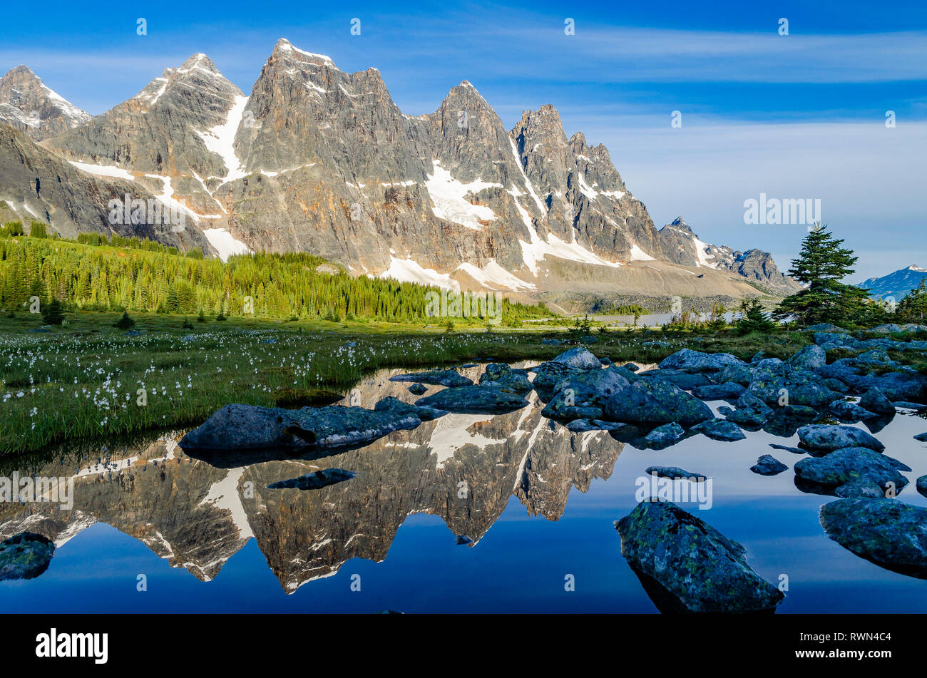 The ramparts rocky mountains hi-res stock photography and images - Alamy