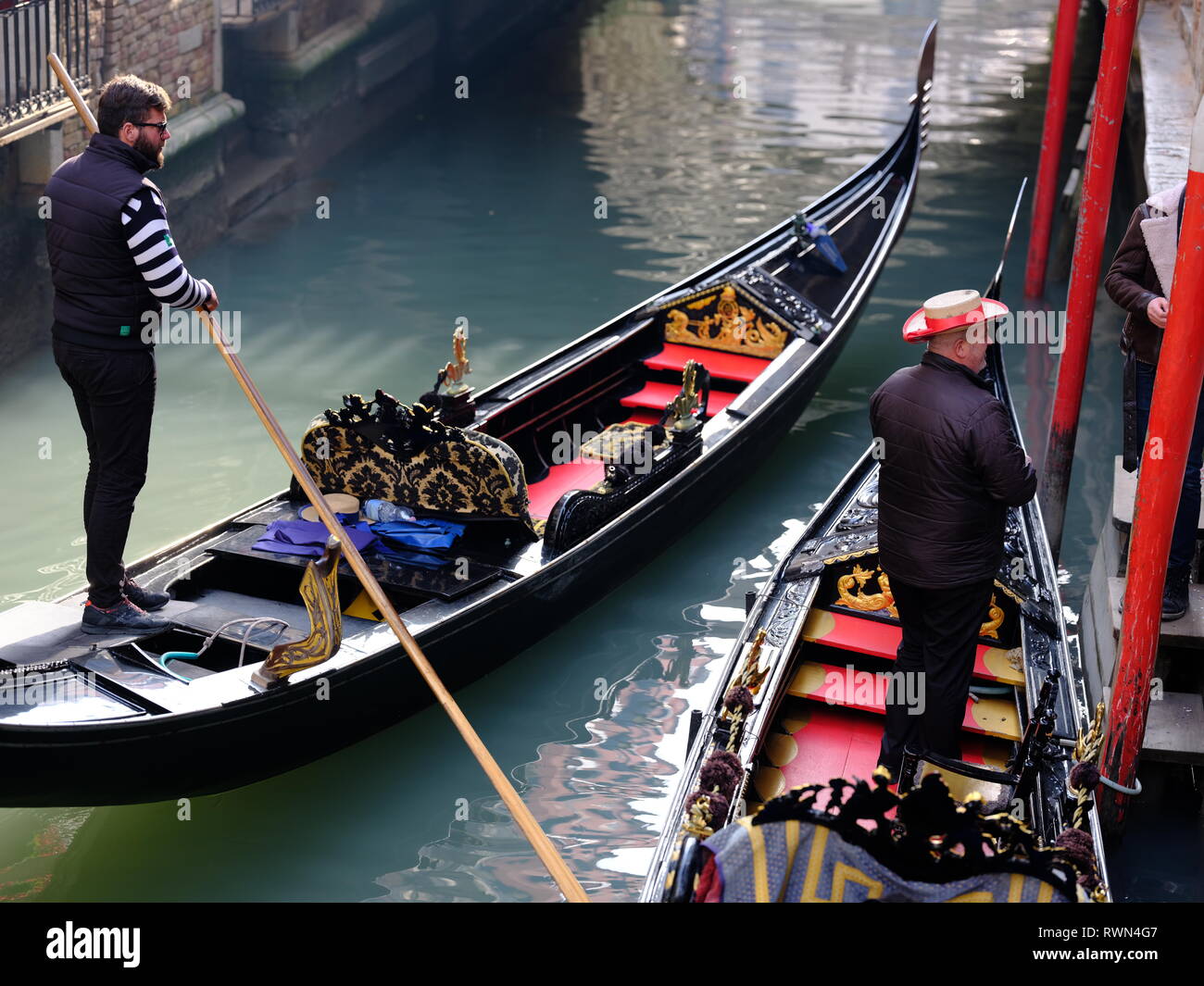 Decorative gondola seat hat hi-res stock photography and images - Alamy