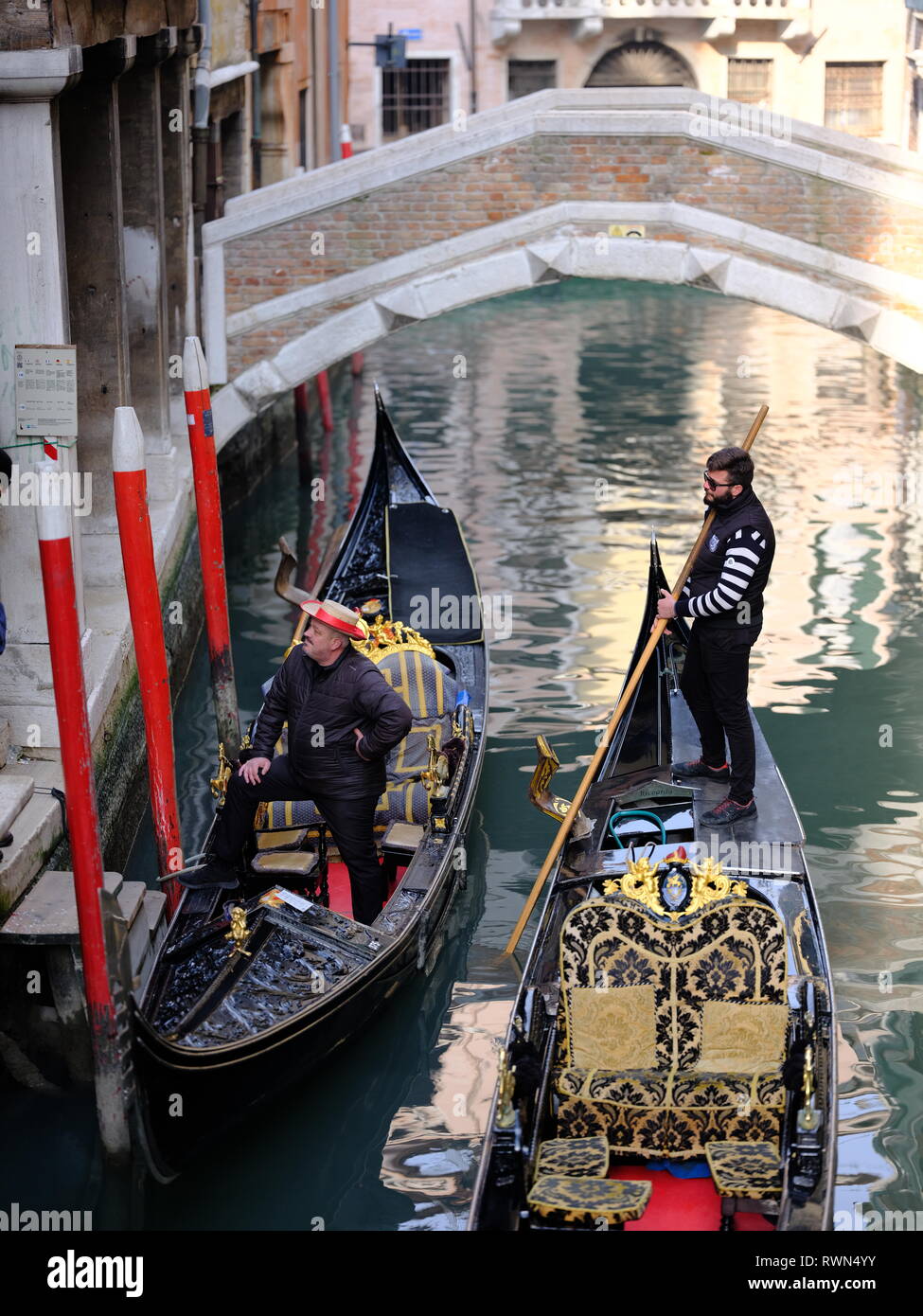 Paddle rudder oar hi-res stock photography and images - Alamy