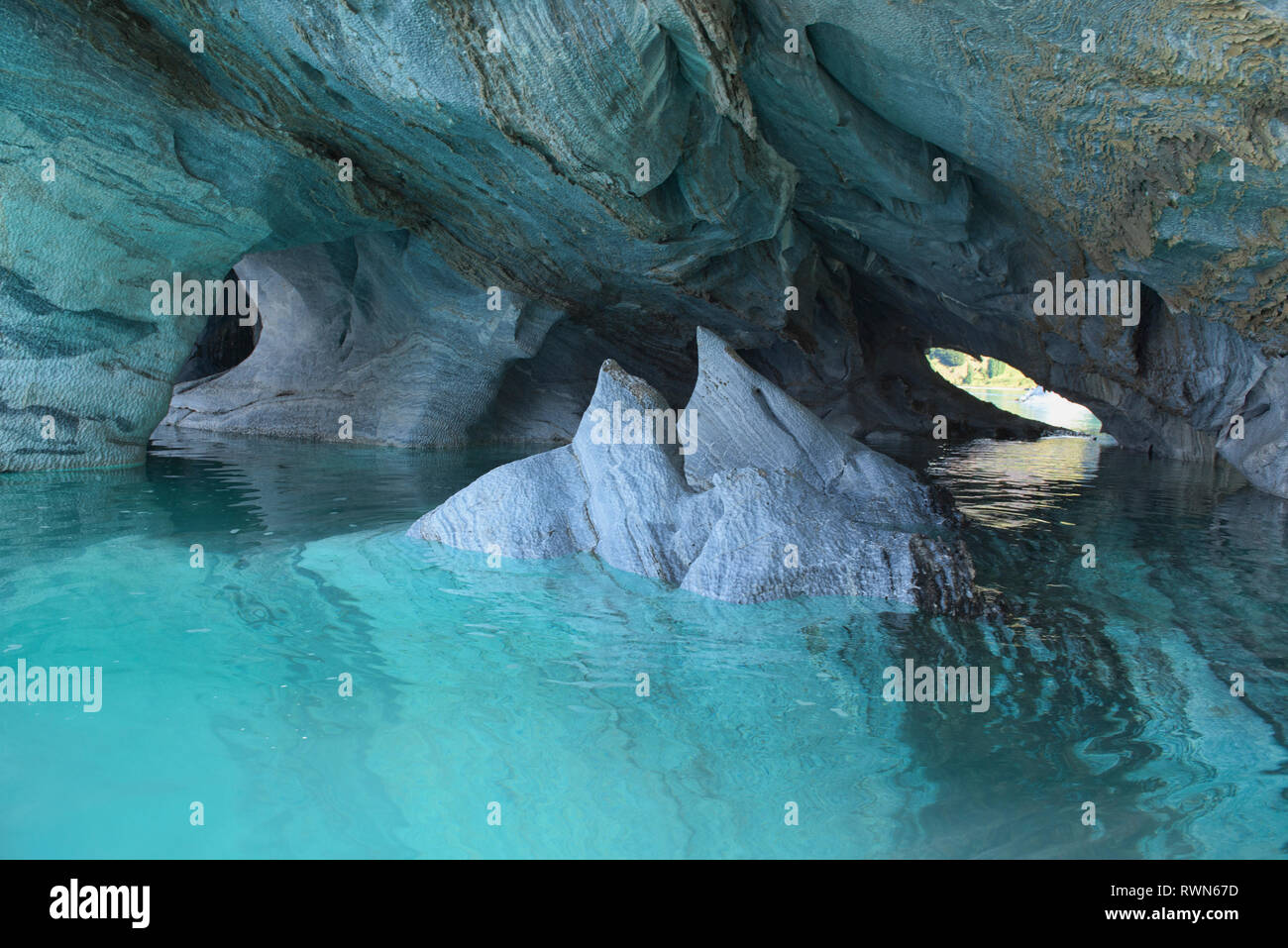 The surreal Marble Caves (Capilla de Mármol), Rio Tranquilo, Aysen ...