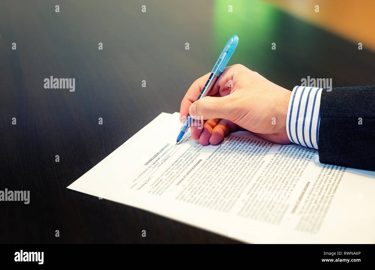 Non disclosure agreement hi-res stock photography and images - Alamy