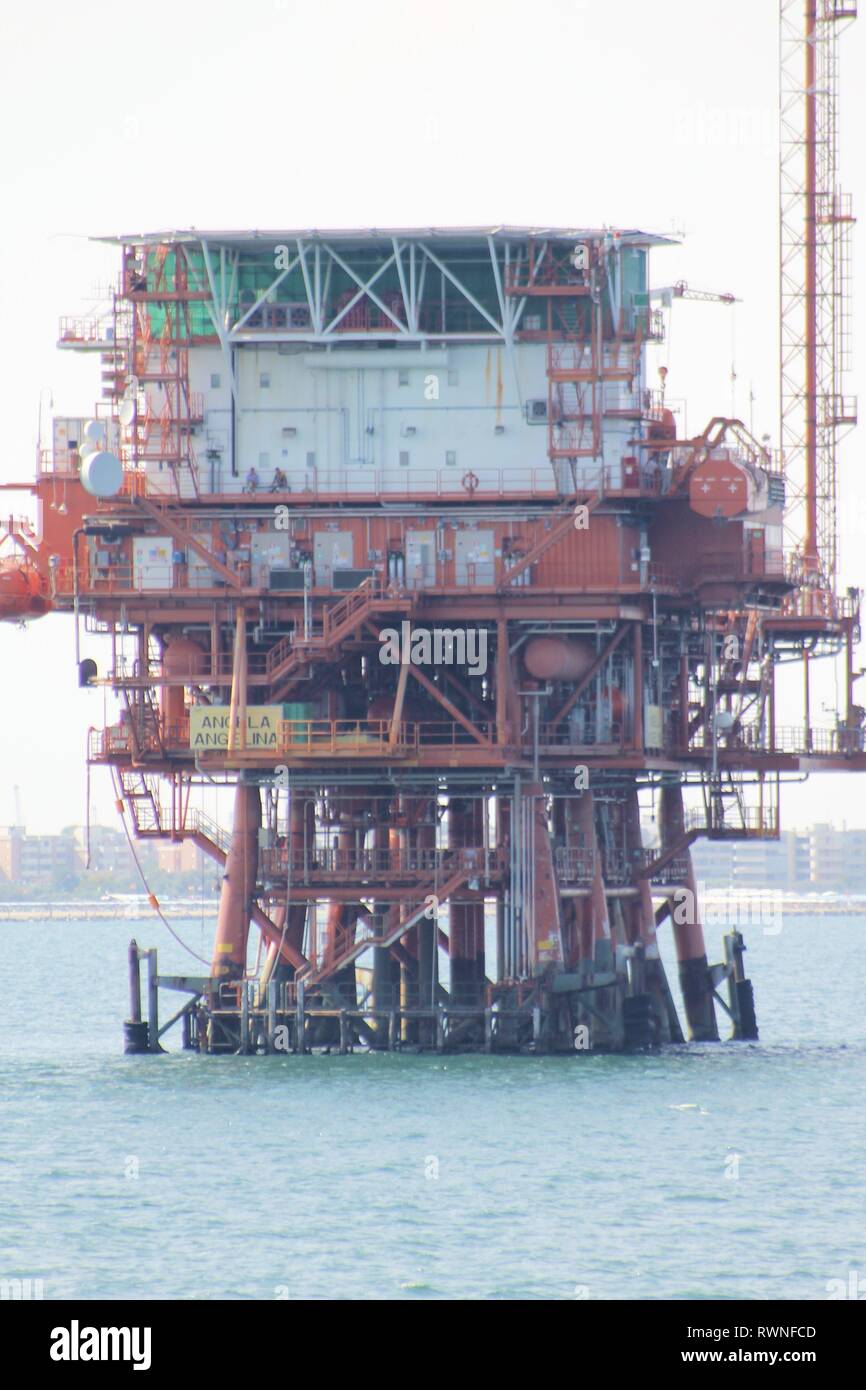 Tension leg platform hi-res stock photography and images - Alamy