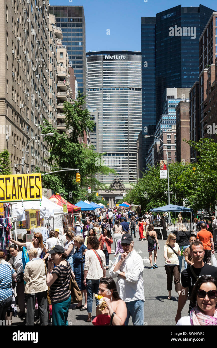 Midtown Manhattan blocks are closed to vehicles as restaurants, vendors ...