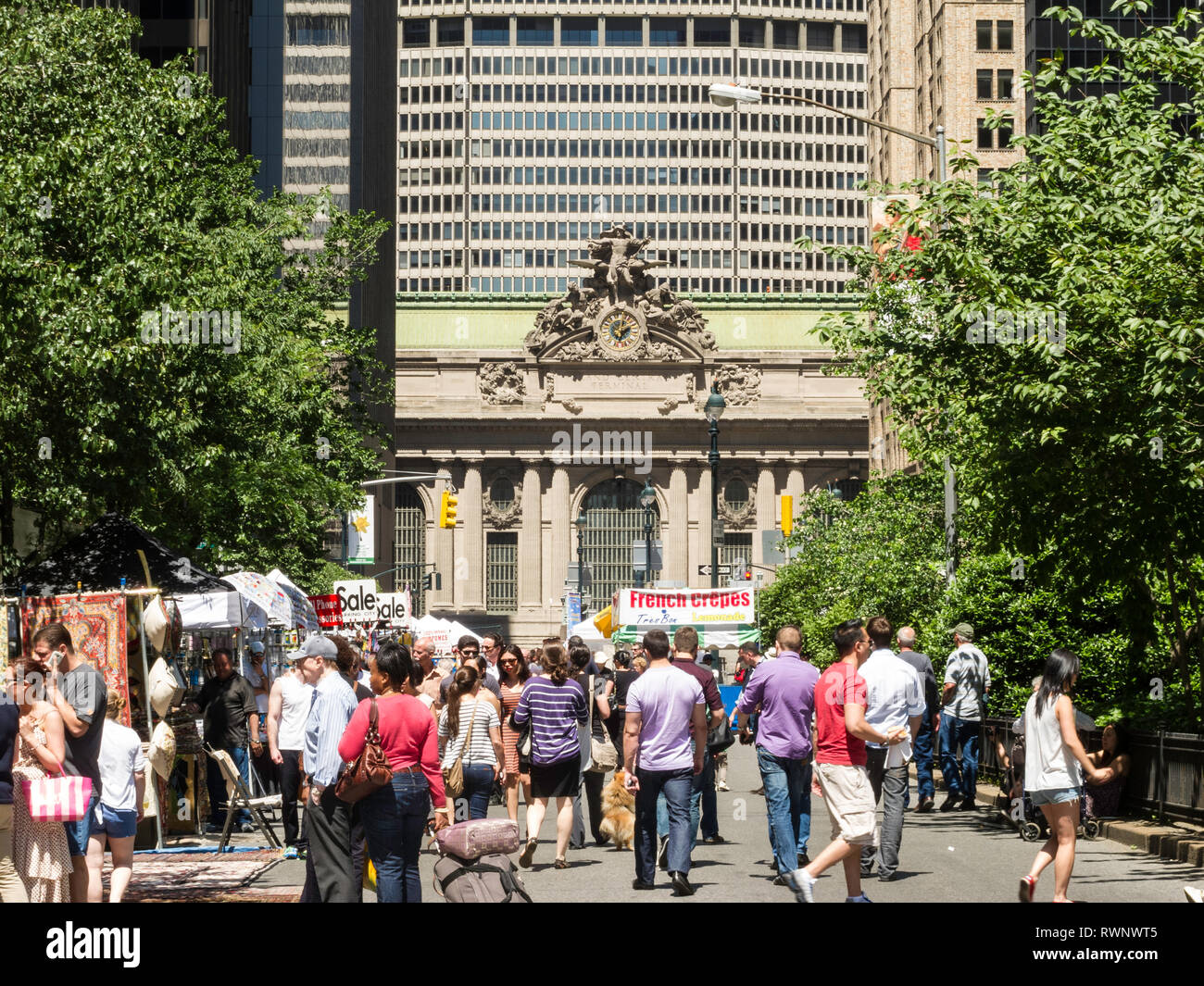 Midtown Manhattan blocks are closed to vehicles as restaurants, vendors ...