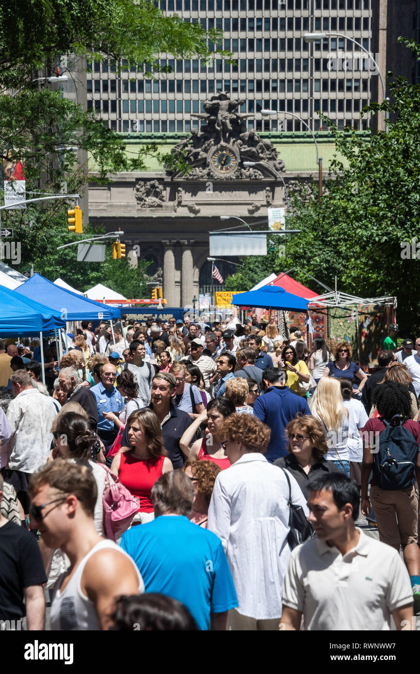 Midtown Manhattan blocks are closed to vehicles as restaurants, vendors ...