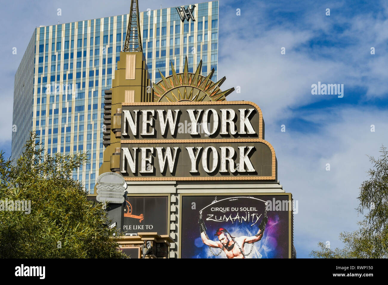 Hotel sign new york hi-res stock photography and images - Alamy