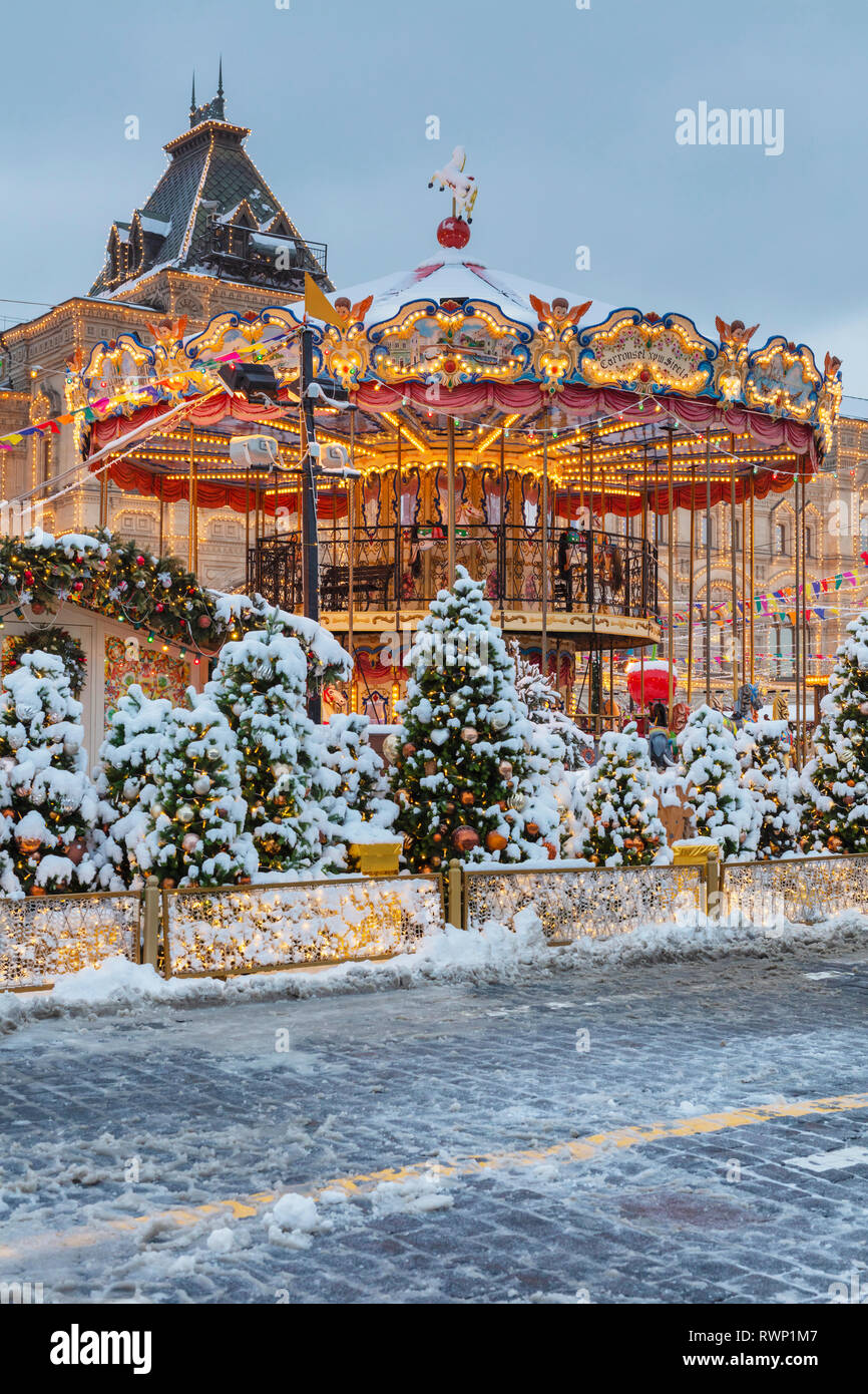 Christmas bazaar, Gum department store, Red square, Moscow, Russia ...