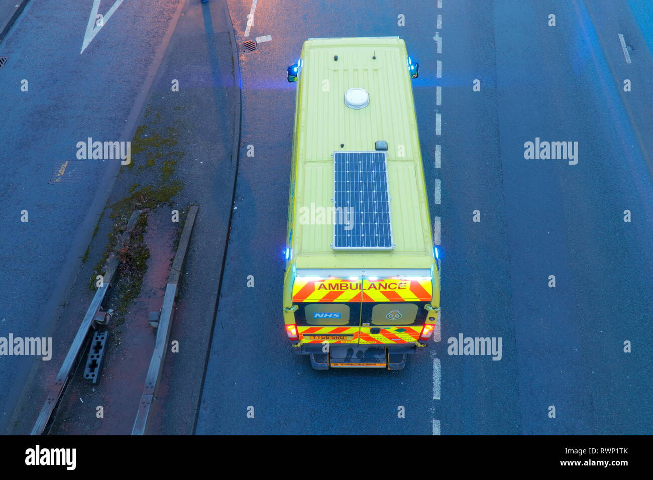 Ambulance from above hi-res stock photography and images - Alamy