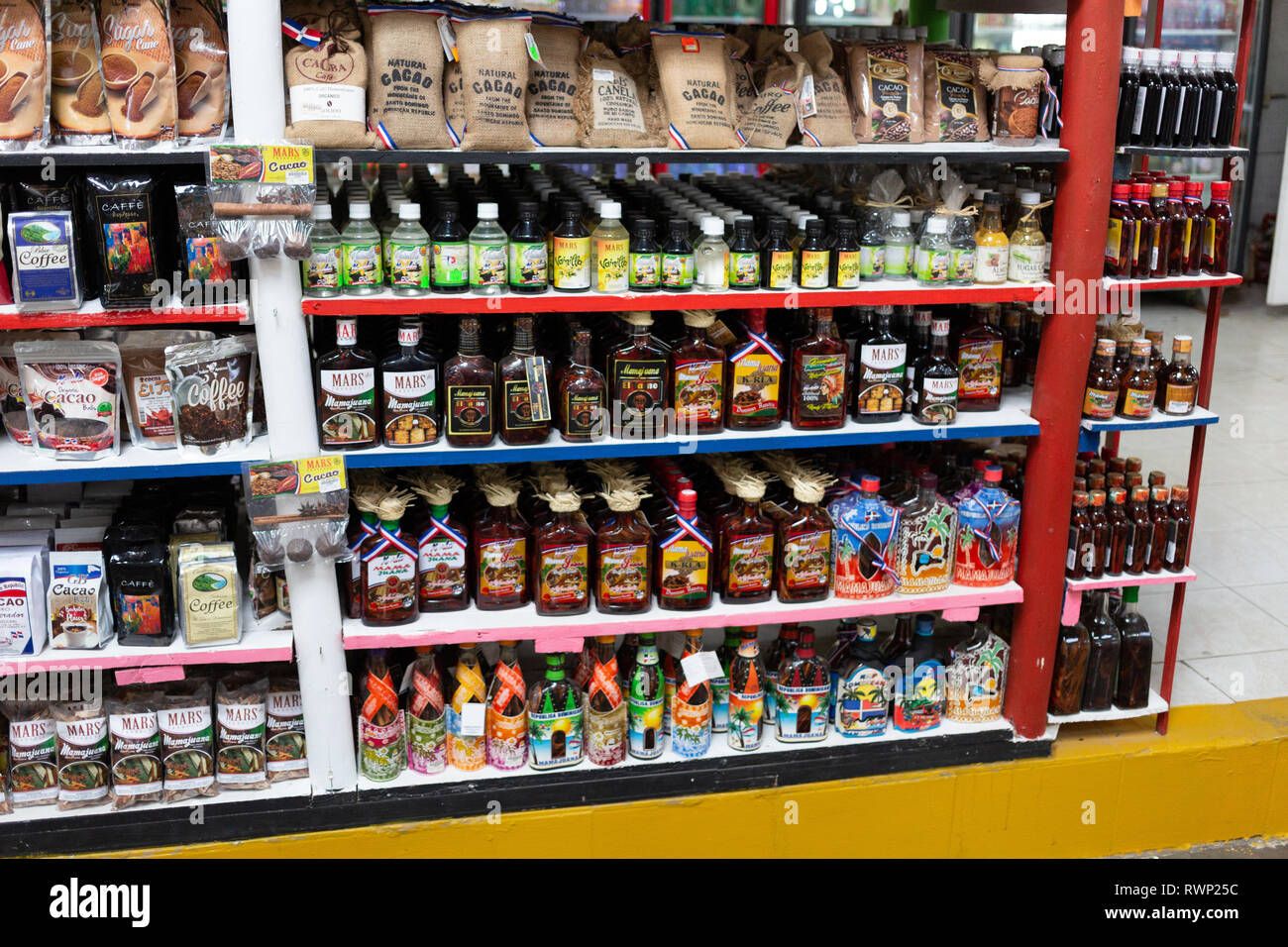 Supermarket coffee aisle hi-res stock photography and images - Alamy