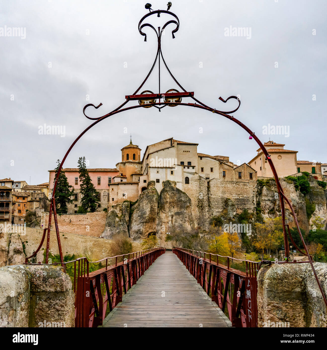 Cuenca bridge hi-res stock photography and images - Alamy