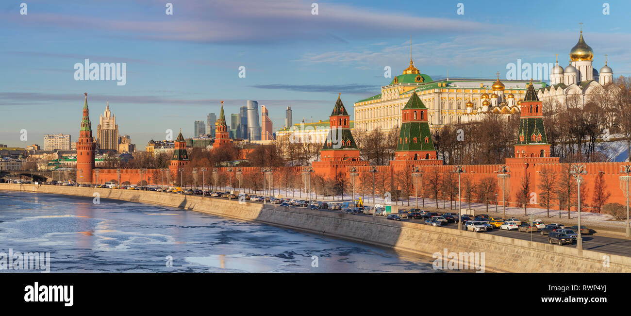 Aerial view kremlin moskva river hi-res stock photography and images ...