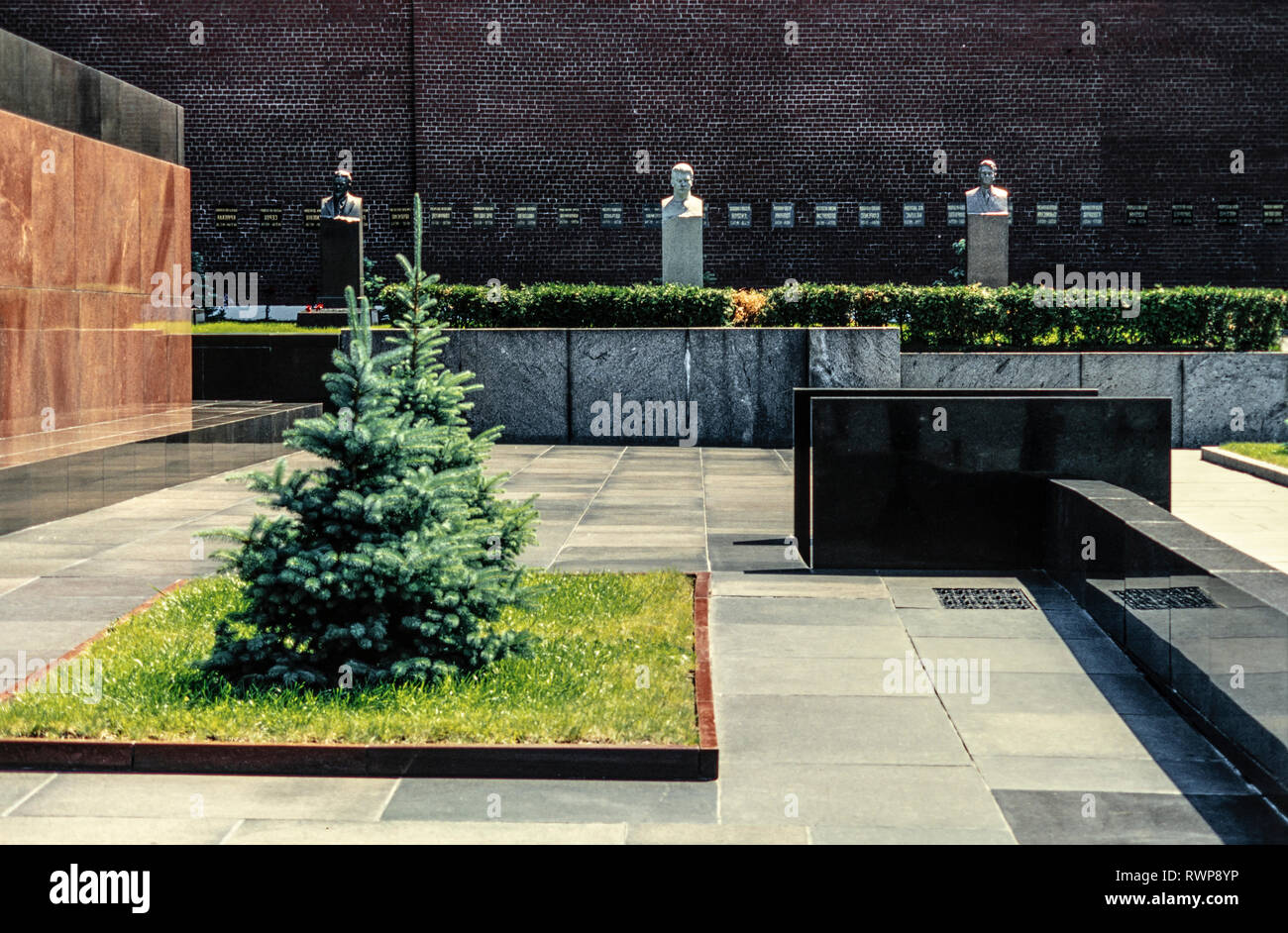Communist Party leaders burial place inside the Kremlin wall in Moscow ...