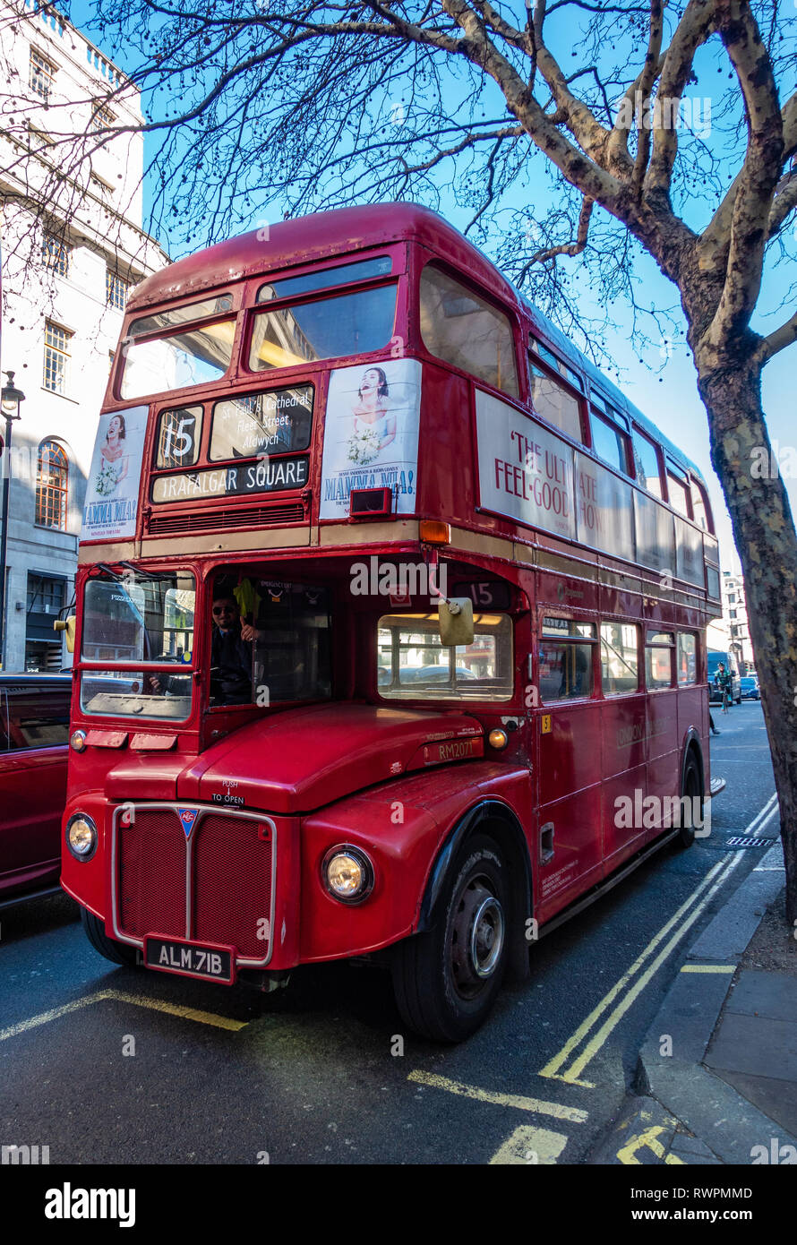 Service Number 15 One of the last London Vintage Routemaster buses ...