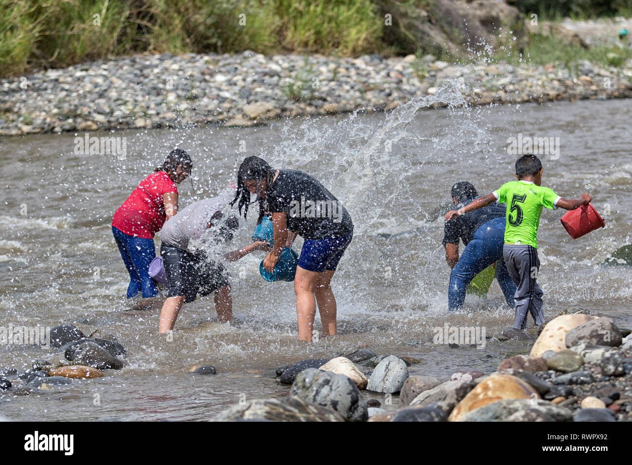 Throwing of water hi-res stock photography and images - Alamy
