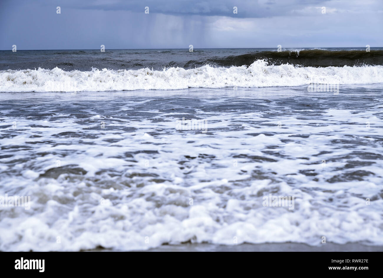Rough water and waves in Pacific Ocean Stock Photo - Alamy