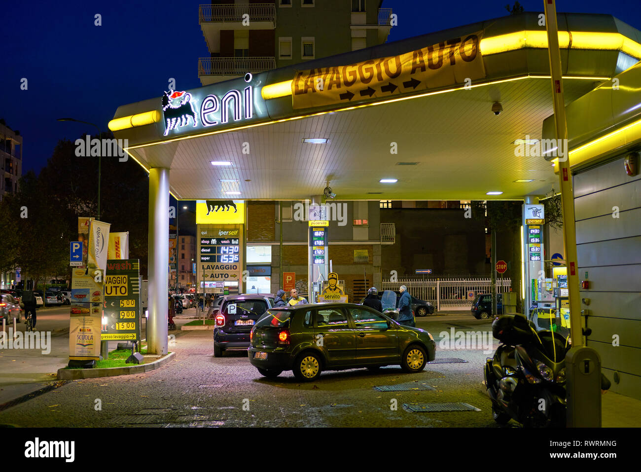 Car italian gas station hi-res stock photography and images - Alamy