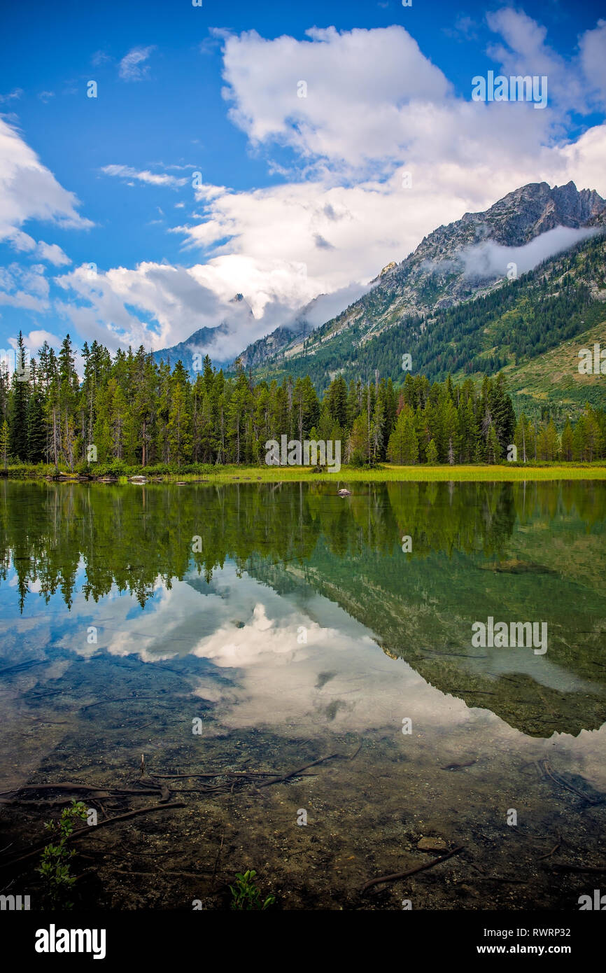 String lake teton mountains hi-res stock photography and images - Alamy
