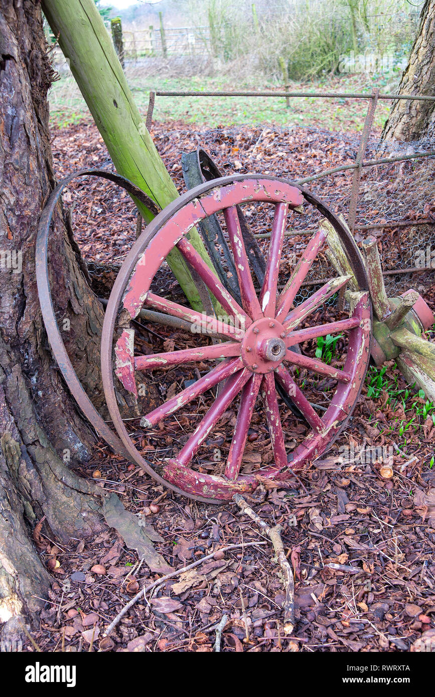 Rotten cart hi-res stock photography and images - Alamy