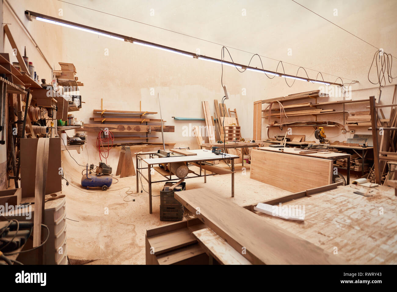 Empty wood workshop hi-res stock photography and images - Alamy