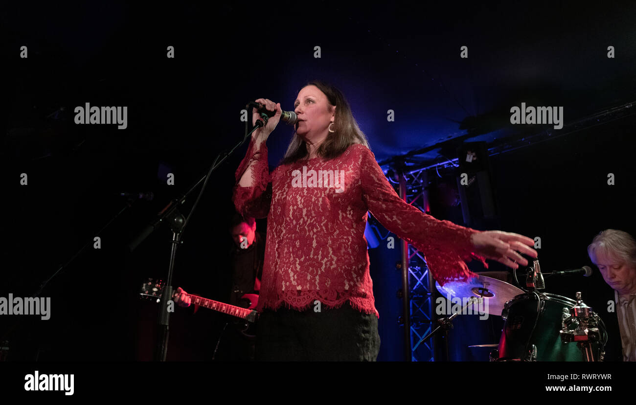 Amy boone hi-res stock photography and images - Alamy