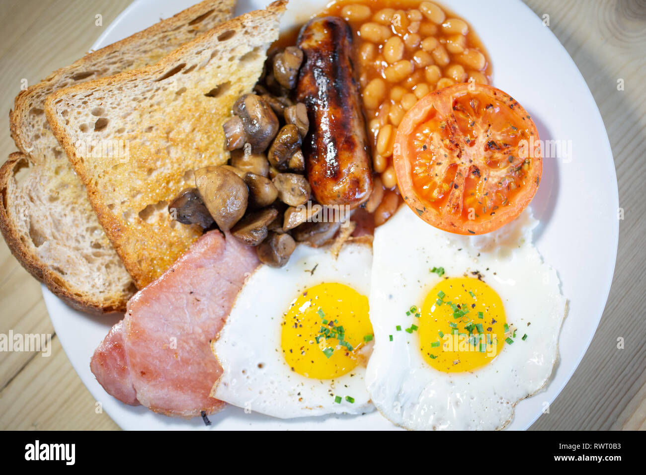 Full English Breakfast at Gracelands cafe in London Stock Photo - Alamy
