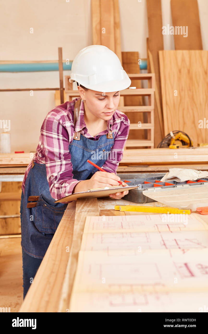Apprentice draws hi-res stock photography and images - Alamy