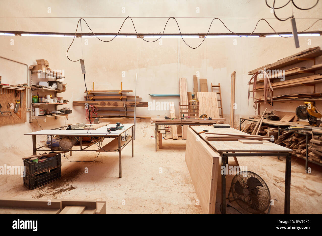 Joinery class hi-res stock photography and images - Alamy