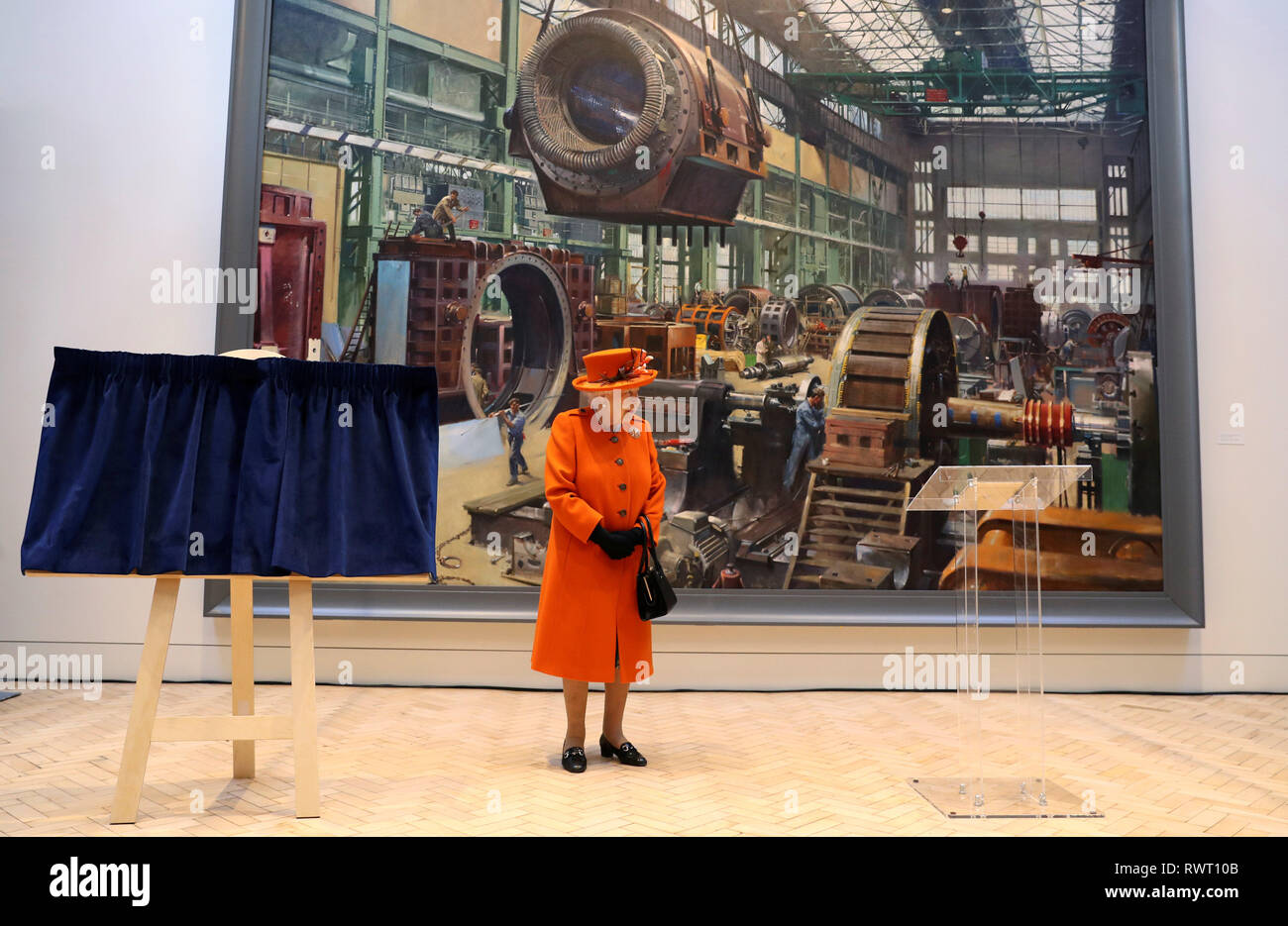 Royalty queen elizabeth ii science hi-res stock photography and images ...
