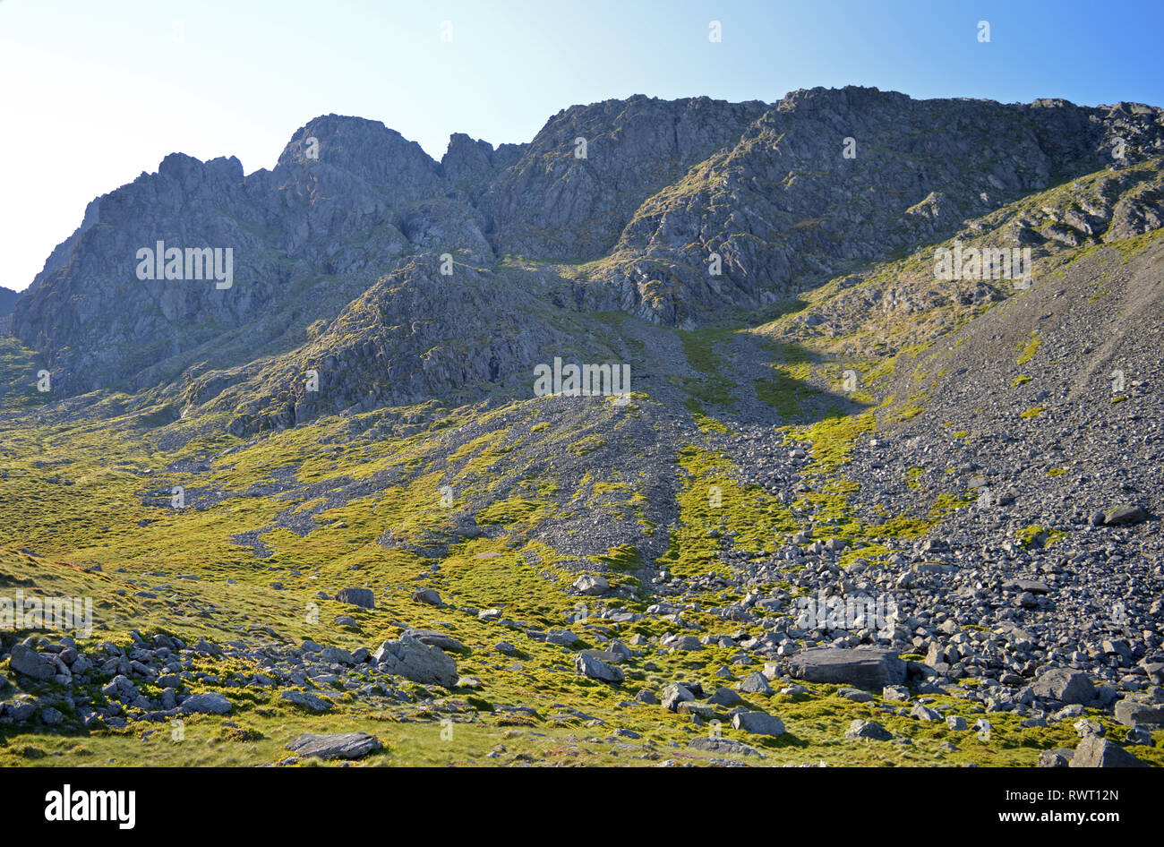 Brown Tongue path on route to Scafell Pike via Lords Rake Stock Photo ...