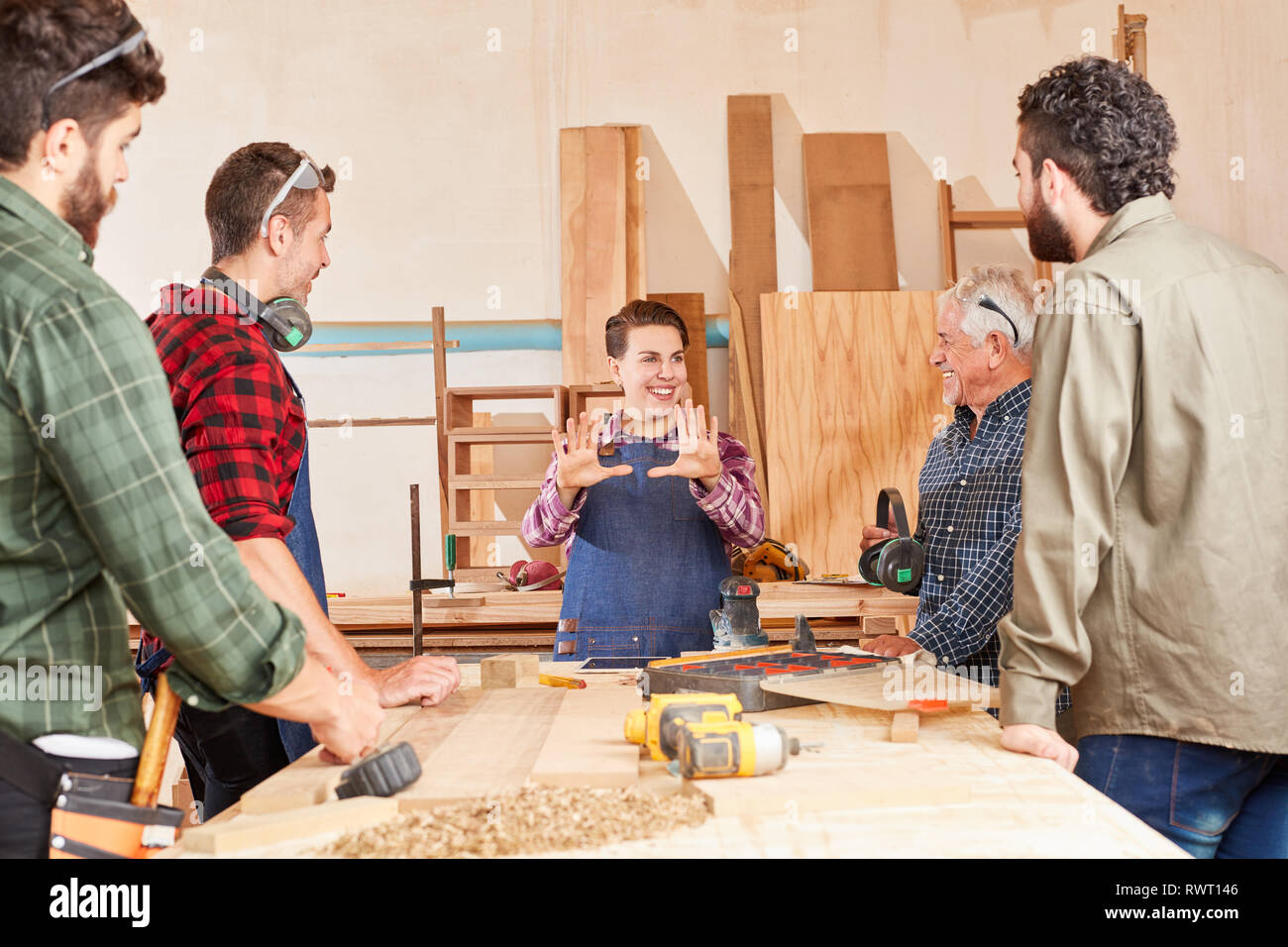 Teaching team hi-res stock photography and images - Alamy