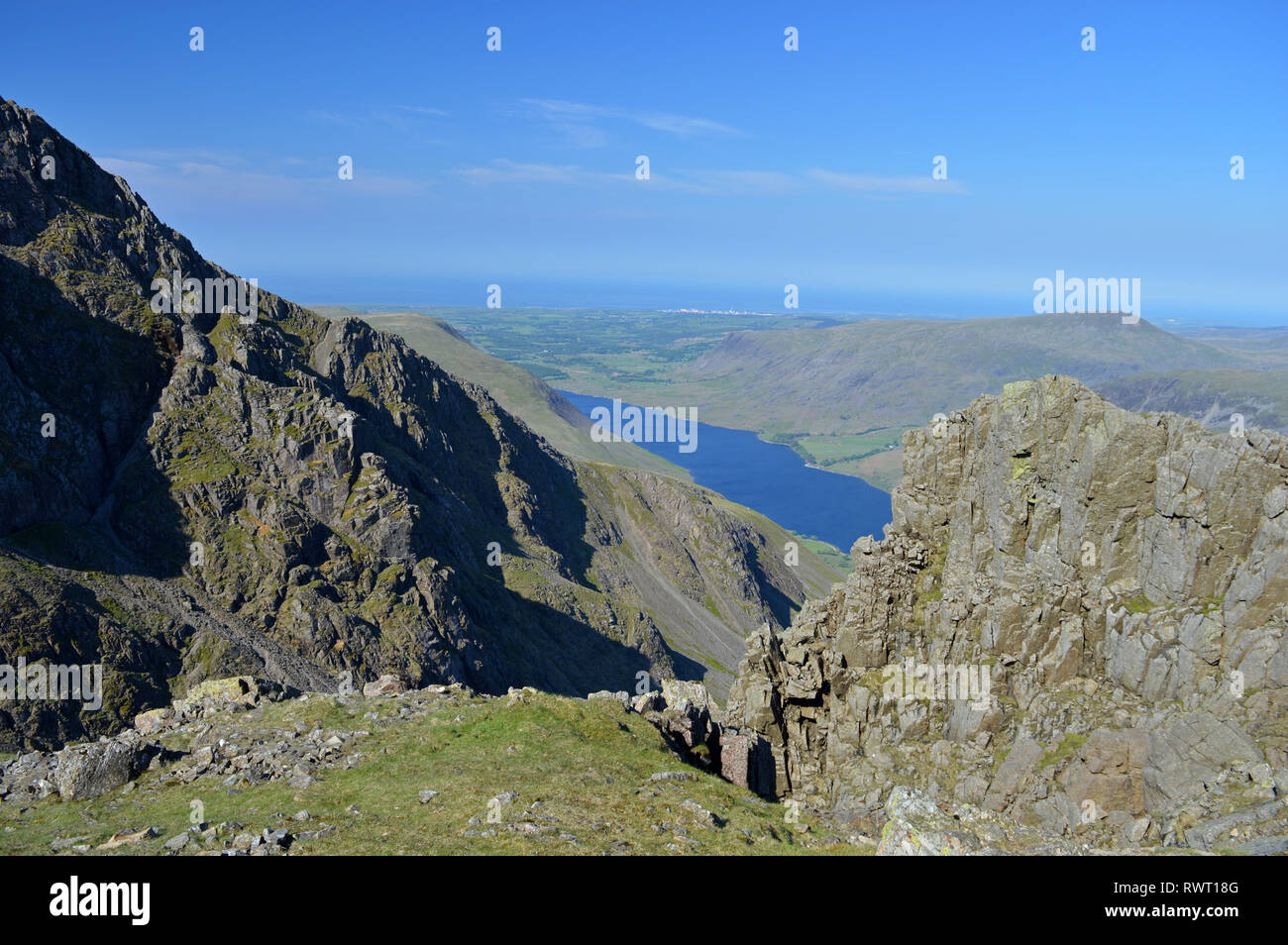 Wastwater from Brown Tongue path on route to Scafell Pike via Lords ...