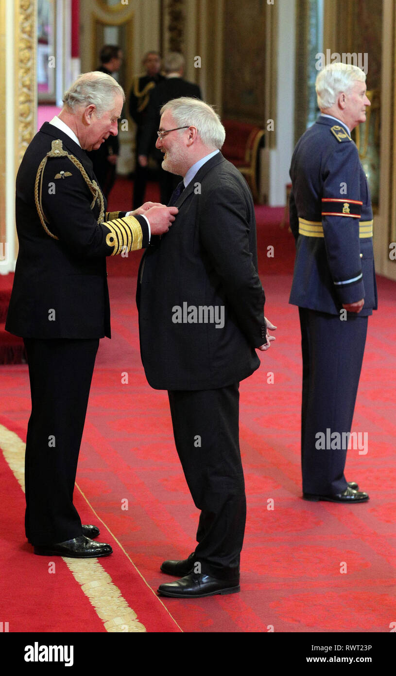 Christopher Riddell is made an OBE (Officer of the Order of the British ...