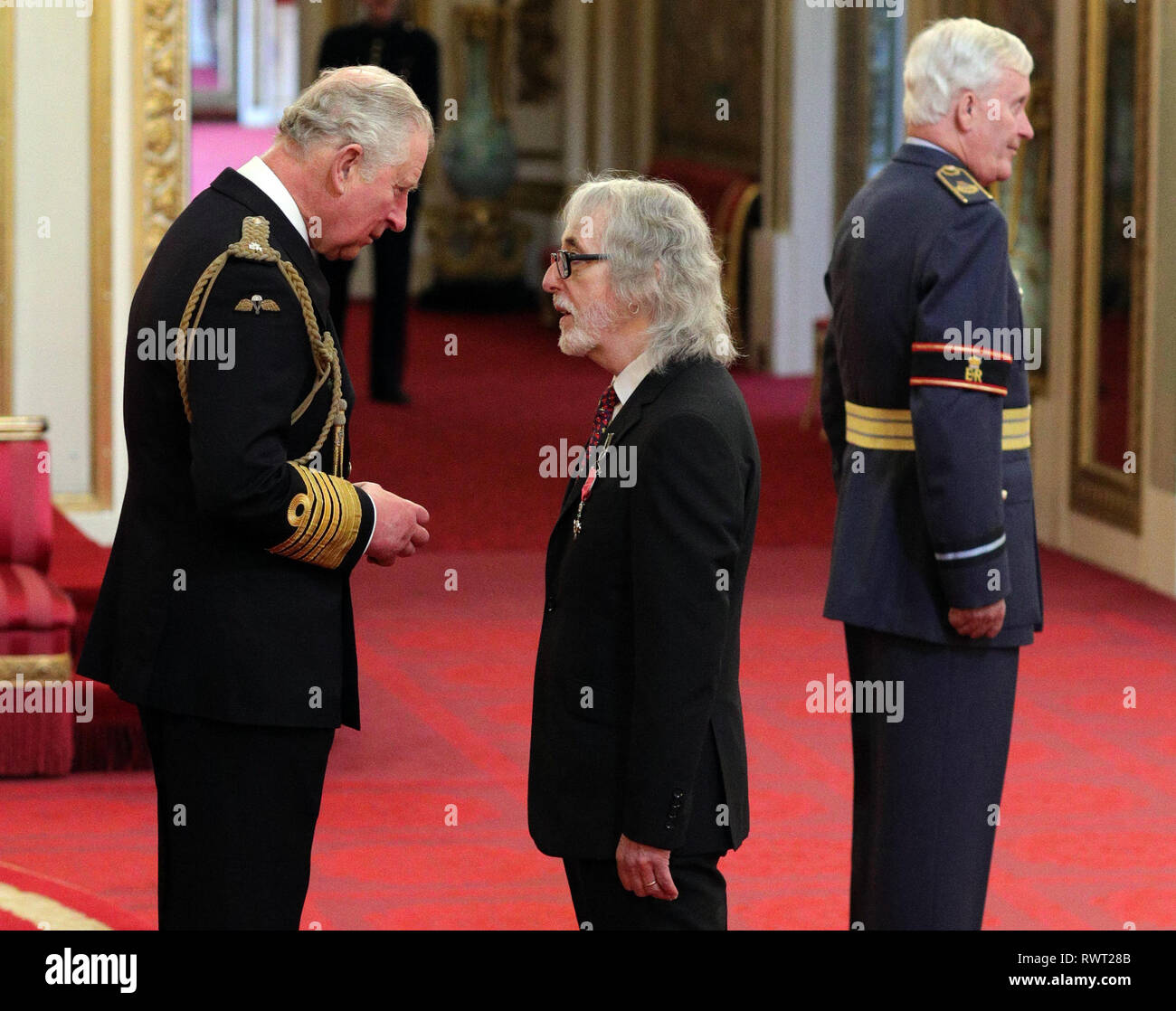 Gordon Giltrap is made an MBE (Member of the Order of the British ...