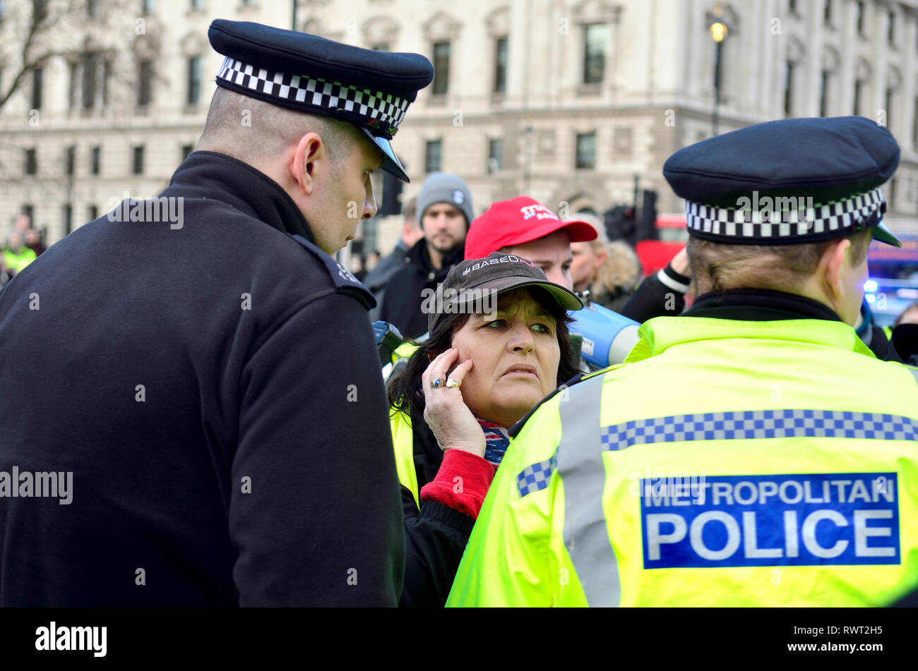 Metropolitan police public order policing hi-res stock photography and ...