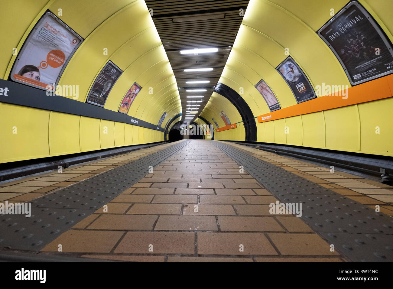 Underground metro subway system station hi-res stock photography and ...