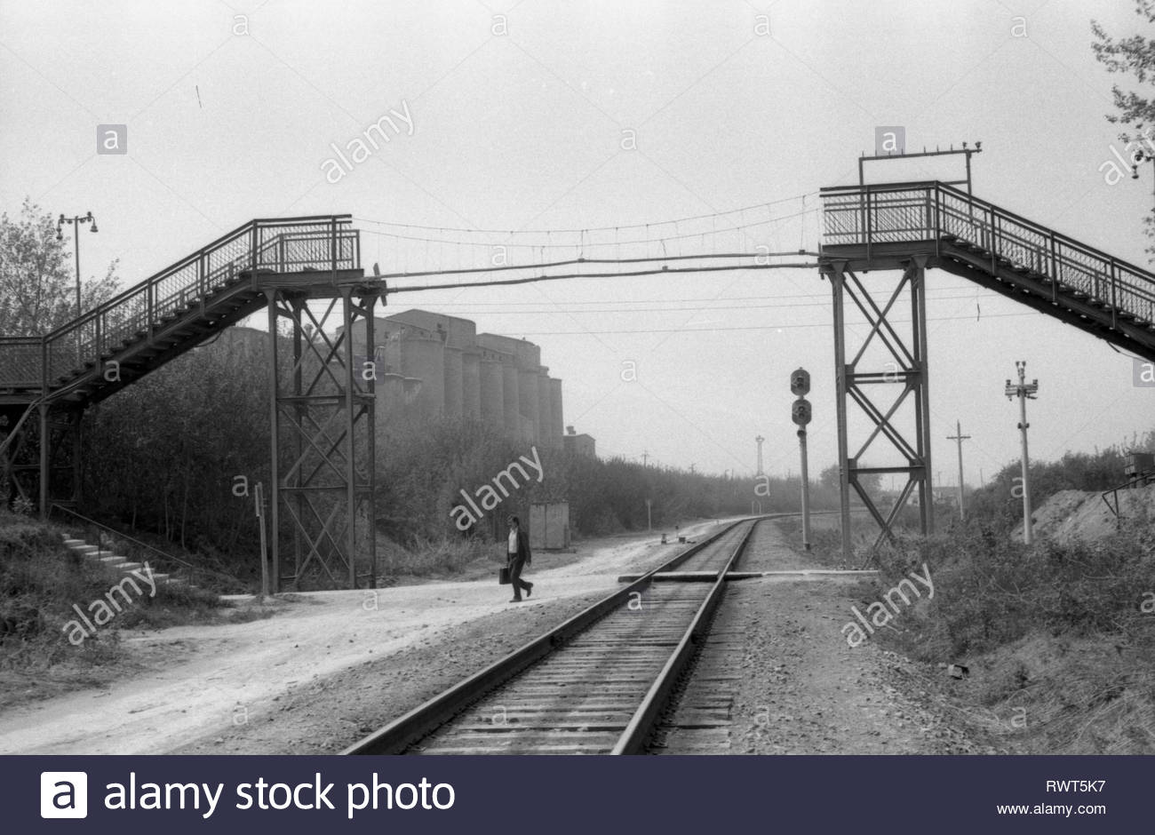 Pedestrian Bridge Over Railway Line Stock Photos & Pedestrian Bridge ...