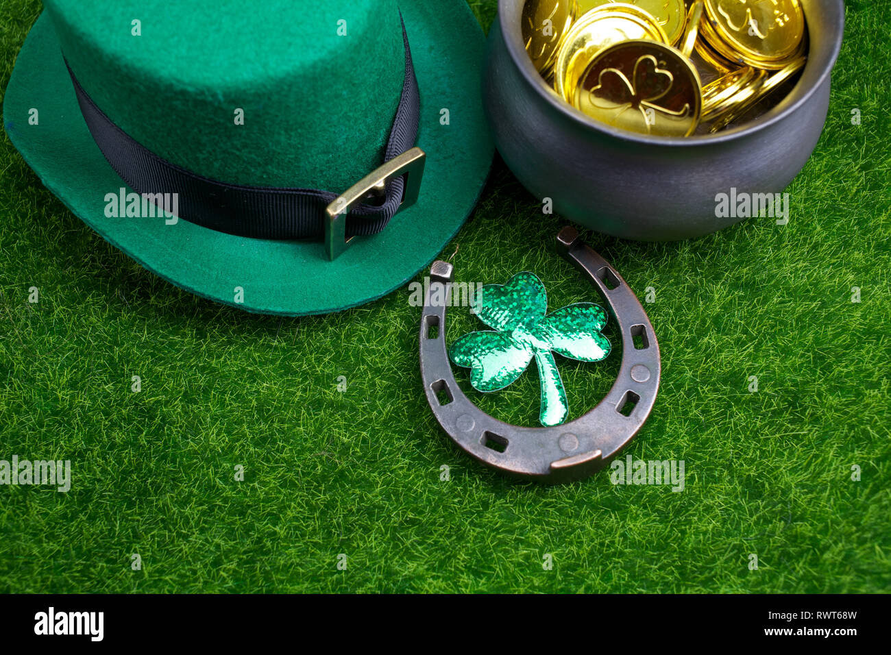 Happy St Patricks Day leprechaun hat with gold coins and lucky charms ...