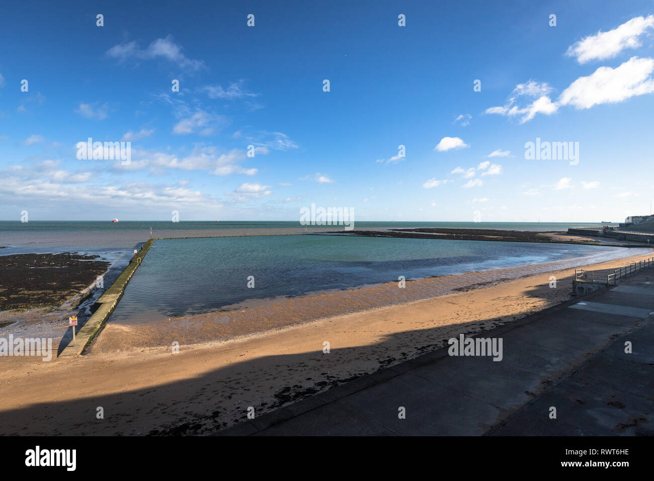 Walpole Bay Tidal Pool Margate Stock Photo - Alamy
