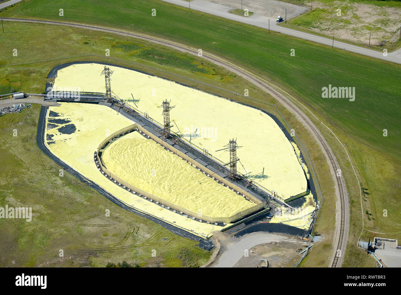 Shell sulphur loading facility, Shantz, Alberta, Canada Stock Photo - Alamy