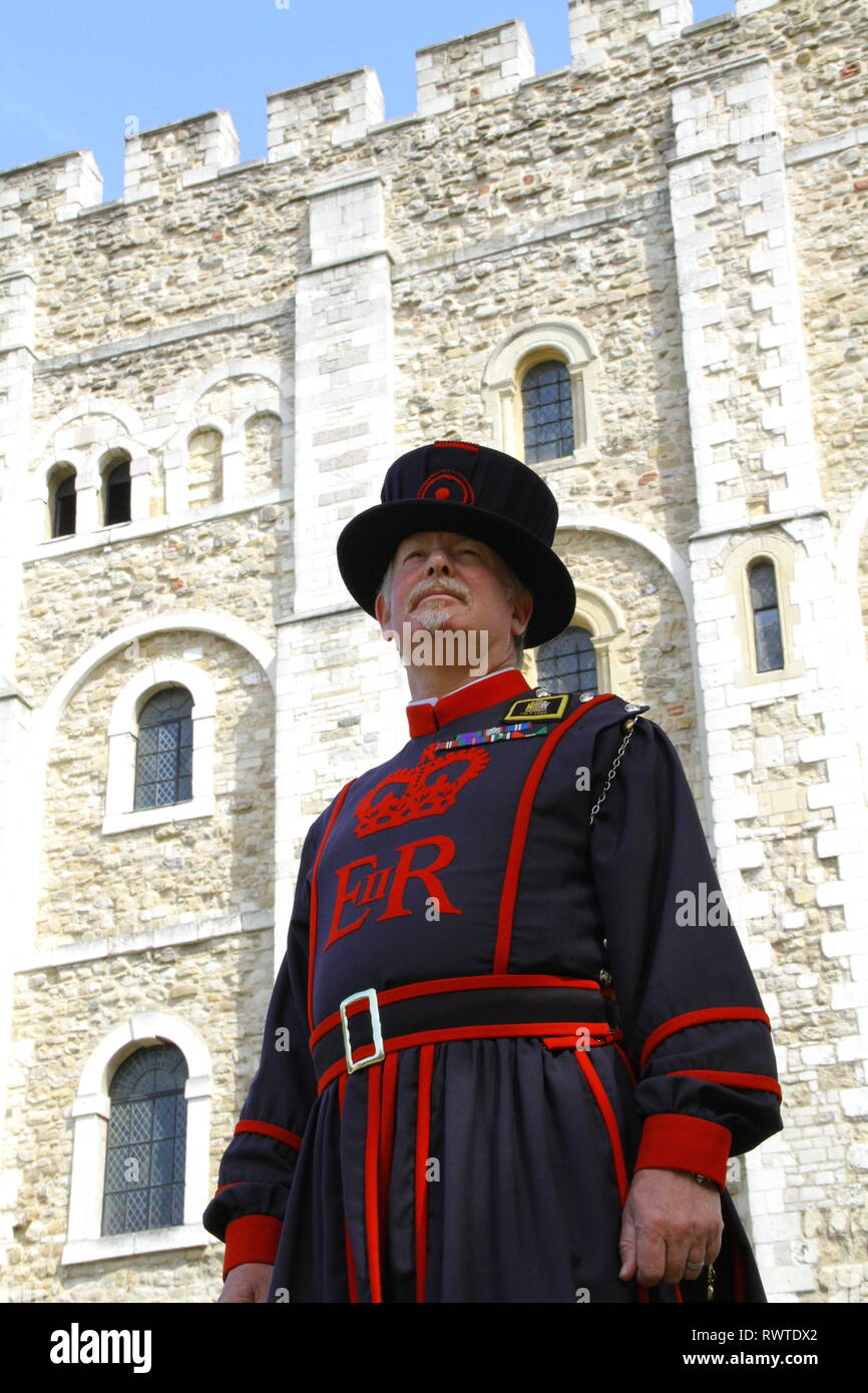Traditional beefeater man in uniform hi-res stock photography and ...