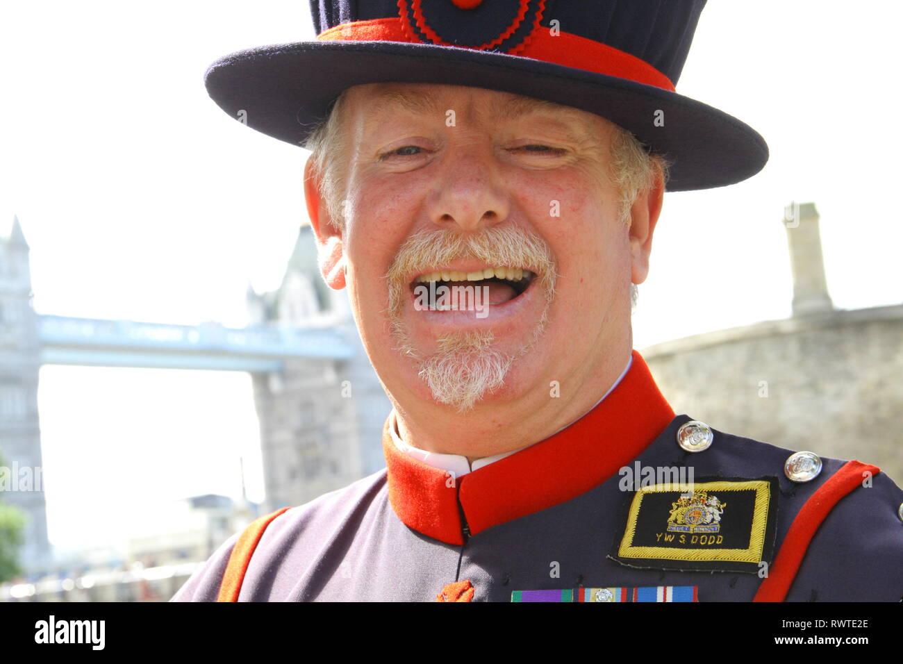 Historic beefeater tour london hi-res stock photography and images - Alamy