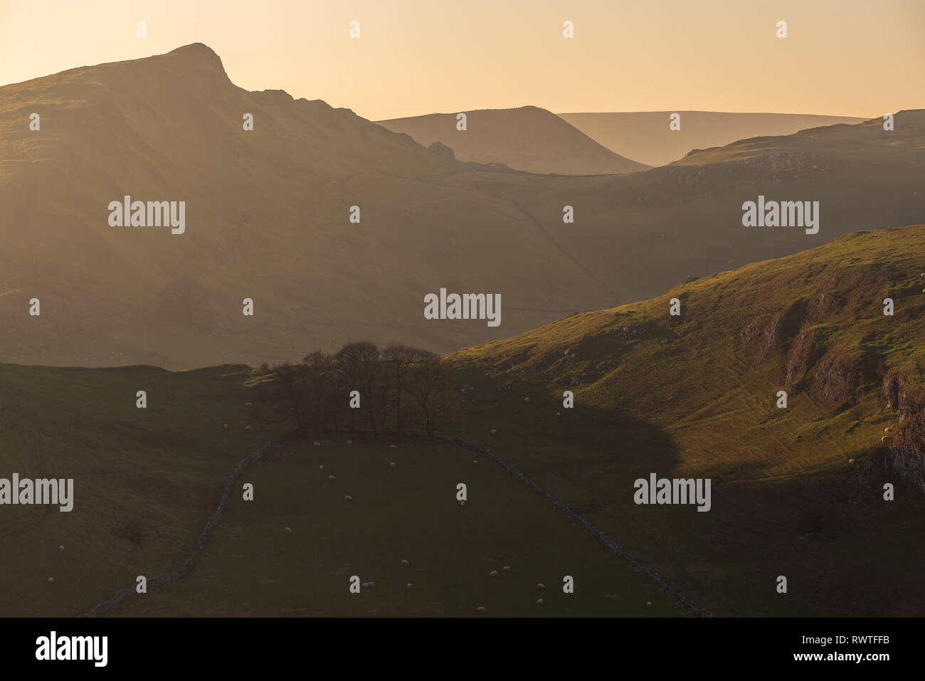 Sunset on Parkhouse Hill and Chrome Hill from Hitter Hill in the Peak ...