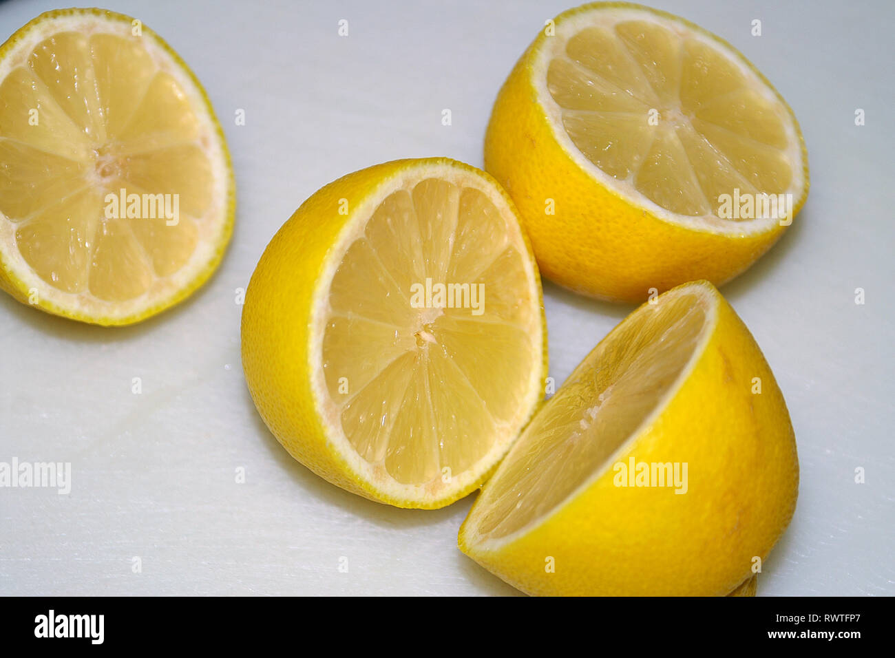Lemons and juice hi-res stock photography and images - Alamy